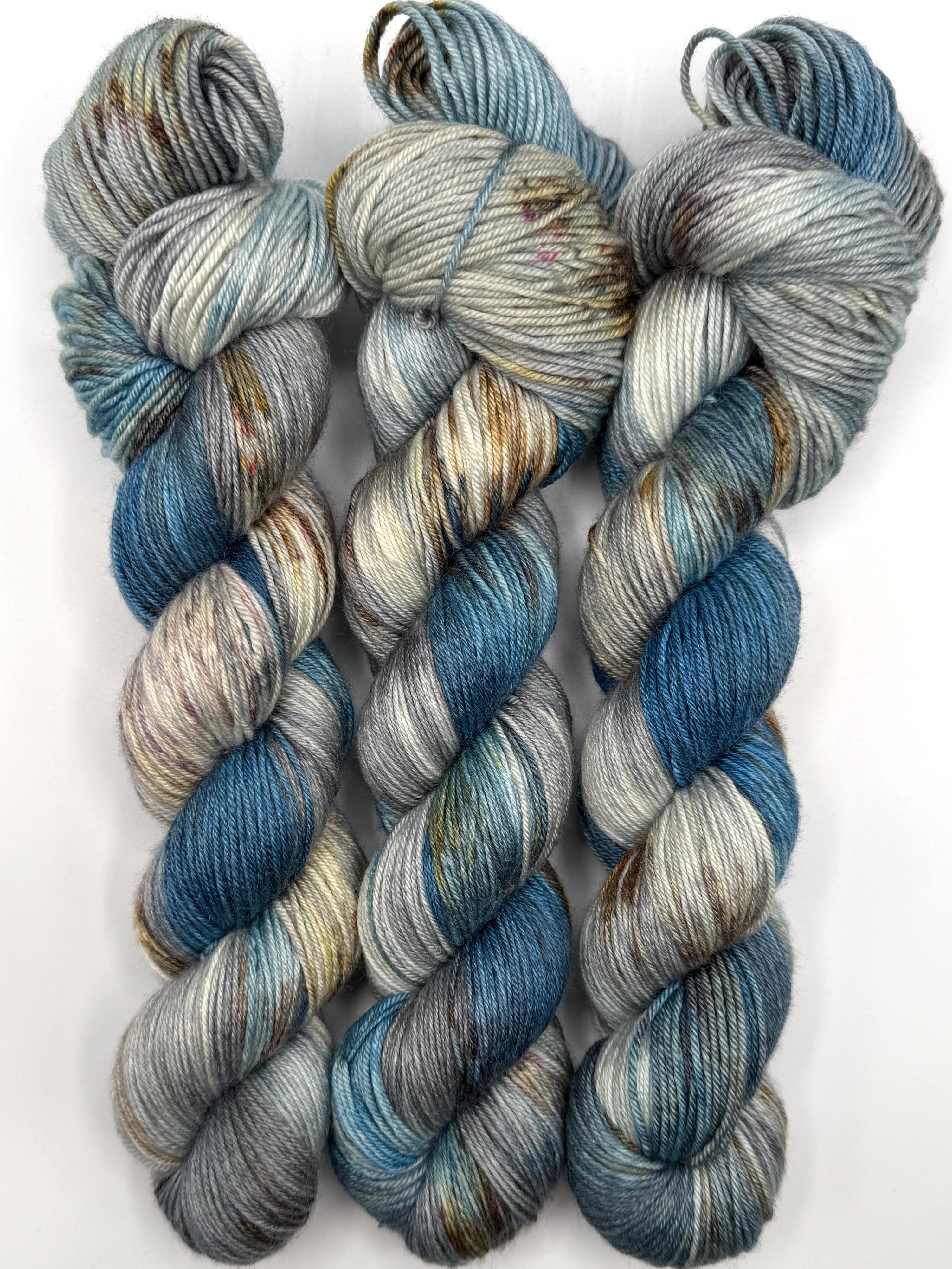 Breath of Winter Hand Dyed Merino Wool Yarn – Arcane Fibre Works