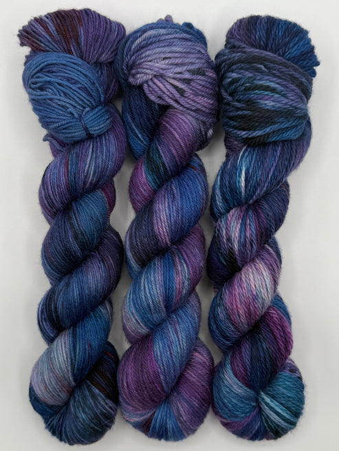 Lilac Lullaby Hand Dyed Merino Wool Yarn – Arcane Fibre Works